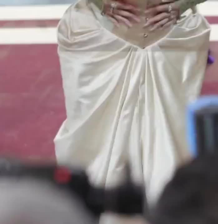 This is what 2 Busty 2 Hide means | Scrolller