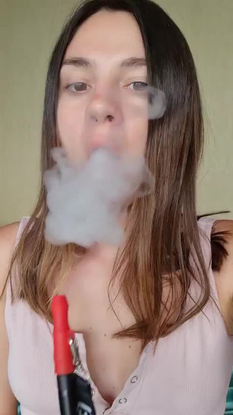 this smoke is magical | Scrolller