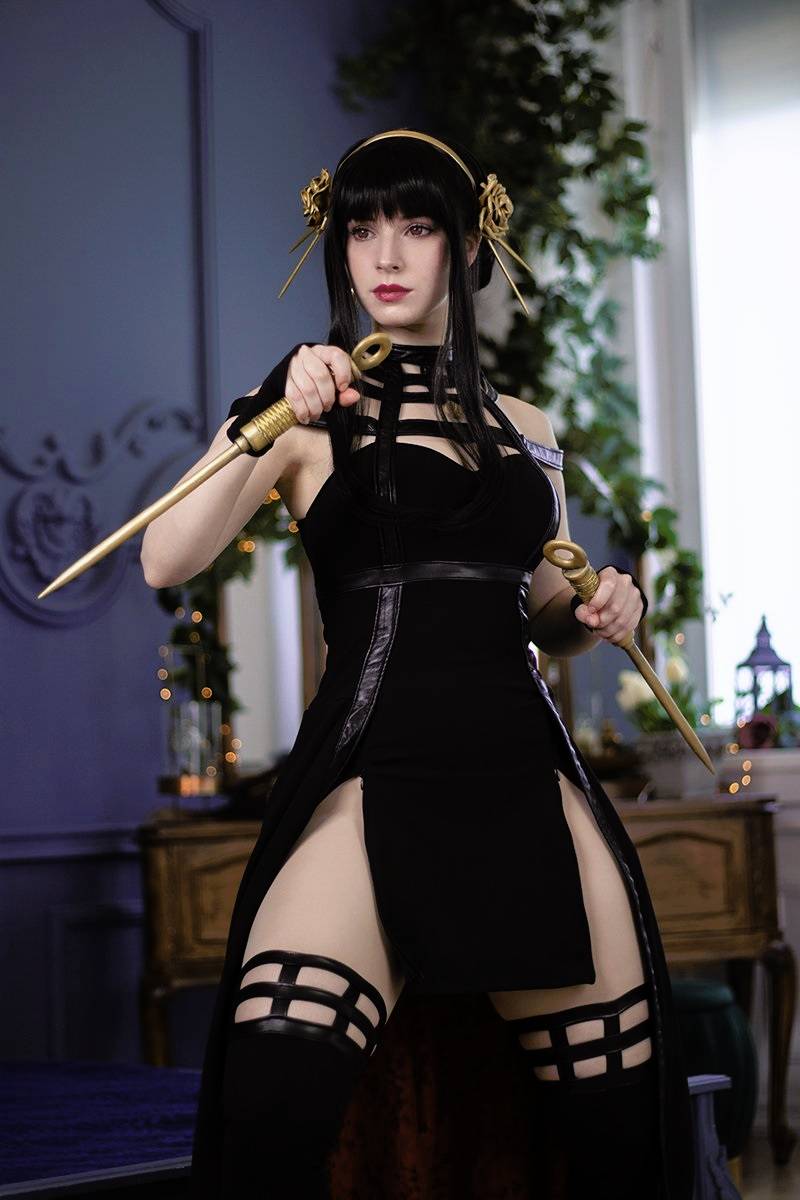 Thorn Princess | Scrolller