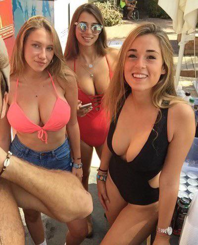 Three pairs of hangers | Scrolller