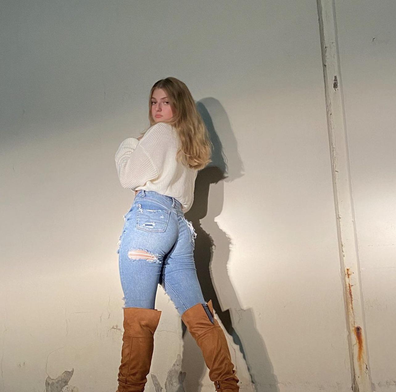 Tight jeans (iktr) | Scrolller