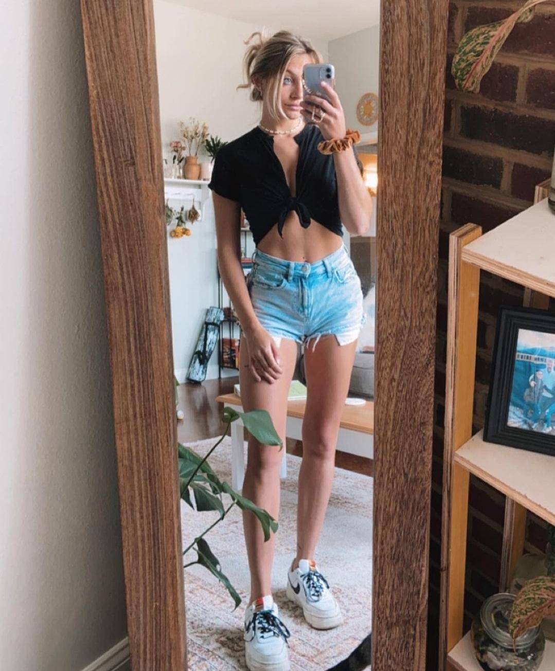 tight k.i.k. jennieoh123 | Scrolller