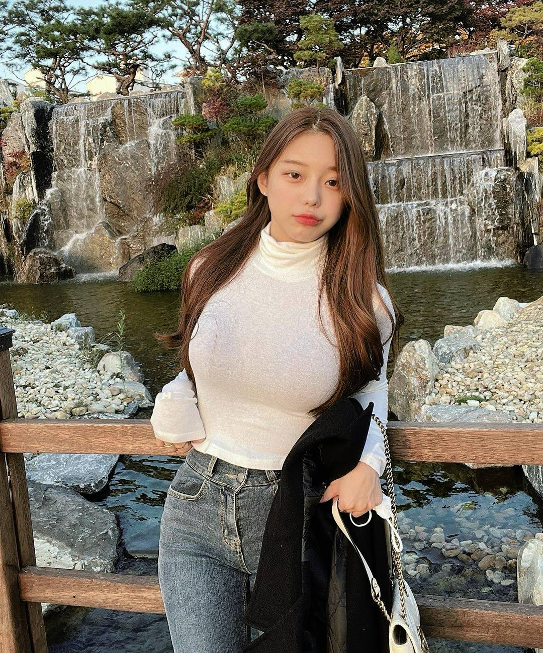 Tight top | Scrolller