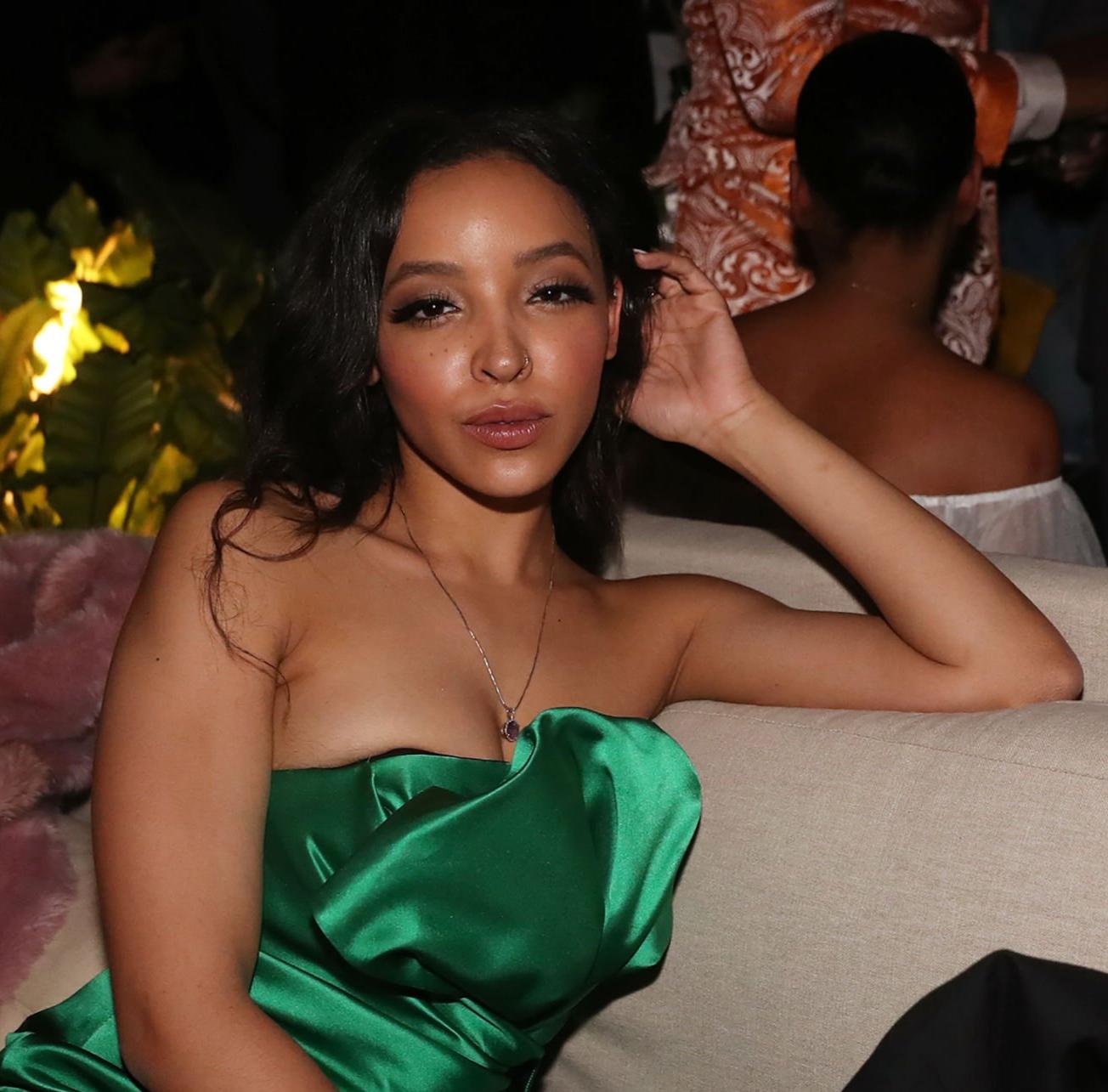 Tinashe drunk AF looking at you. What's your next play? 🥵 | Scrolller