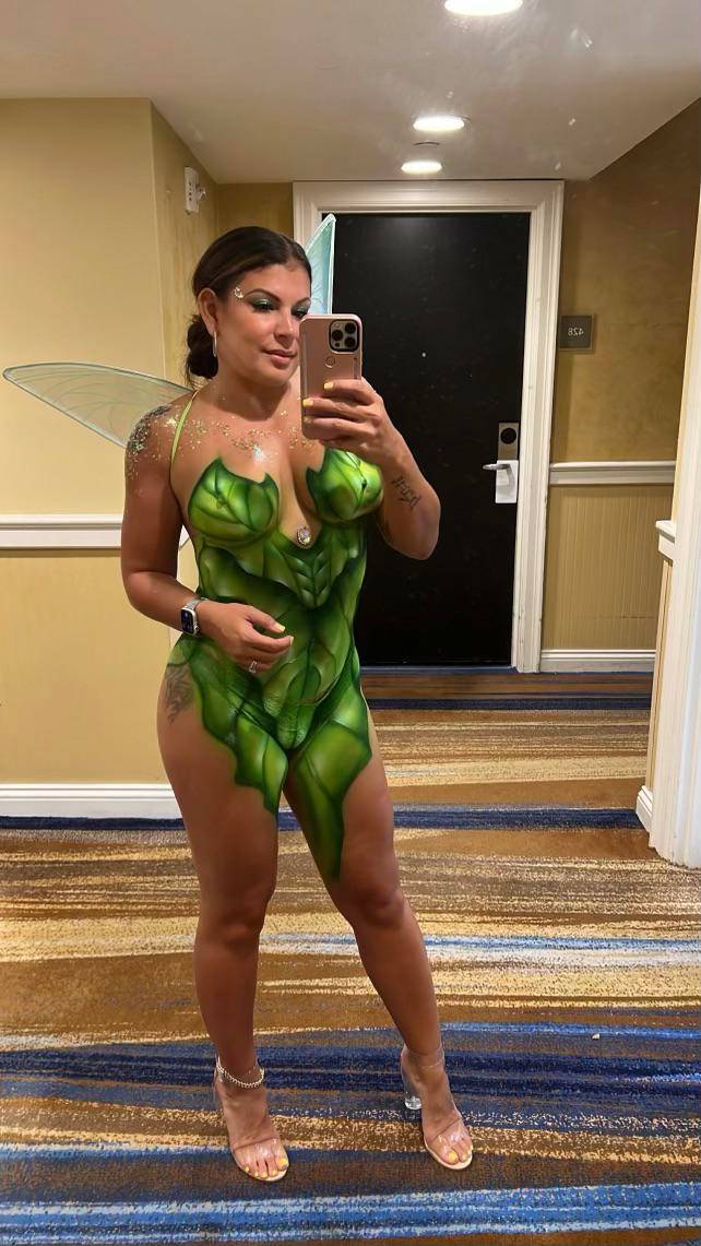 Tinker bell 🧚‍♂️ | Scrolller