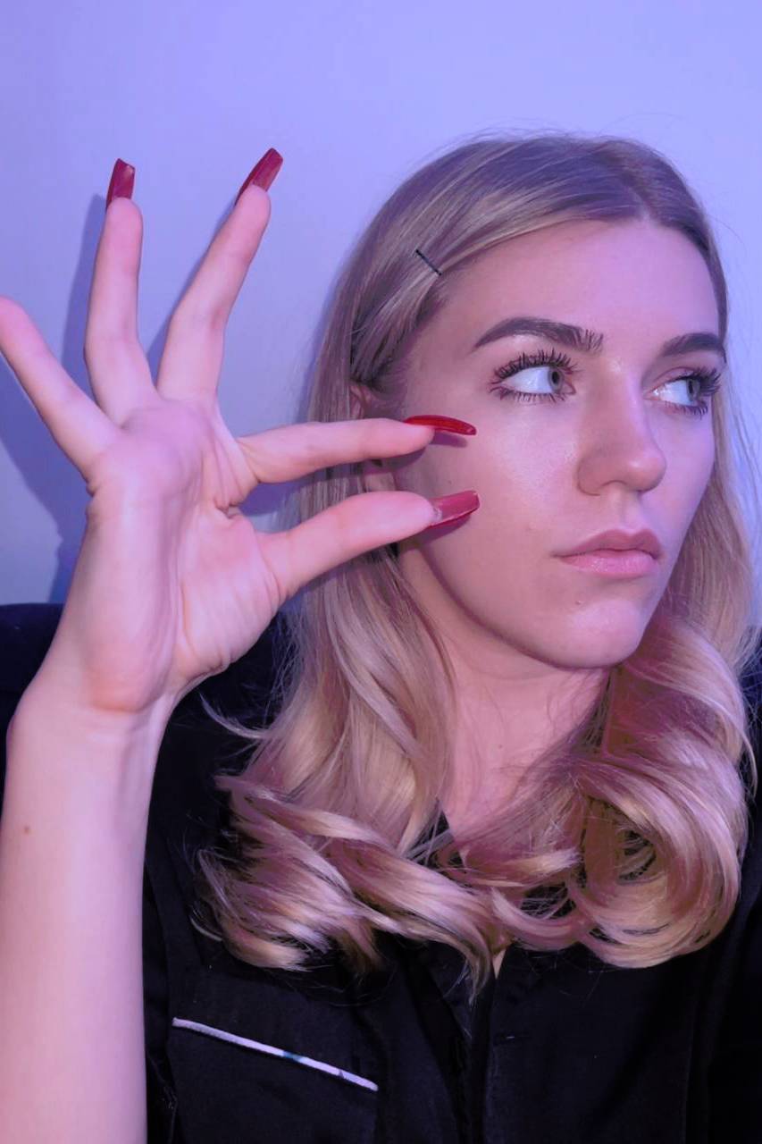 Tiny and worthless, describes you perfectly | Scrolller