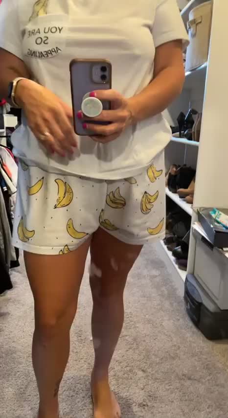 Titty Tuesday (drop) to drive you bananas 😘 (OC) | Scrolller