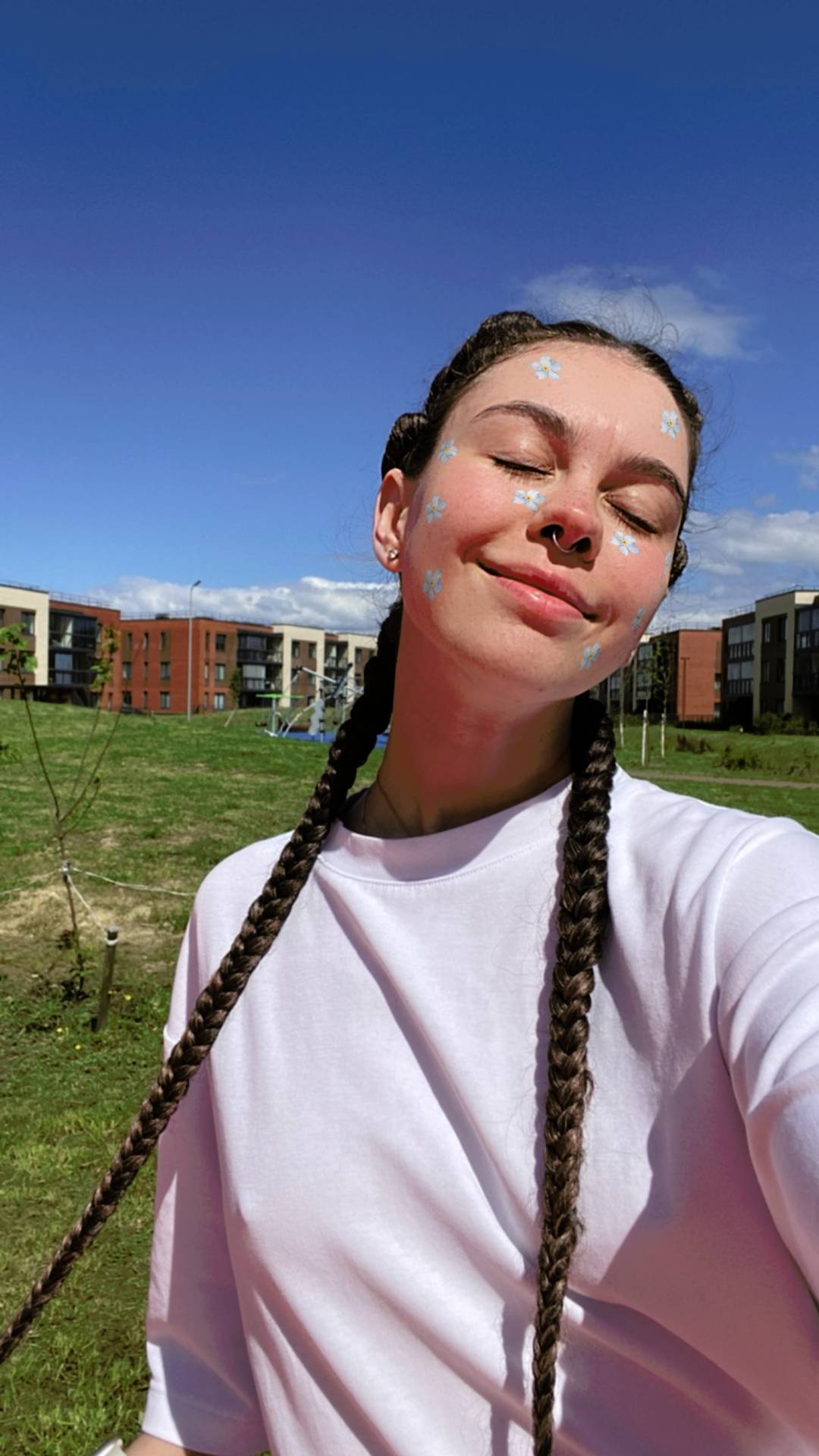 💕💕 Today is such a beautiful day... To do something naughty 😋💕 | Scrolller