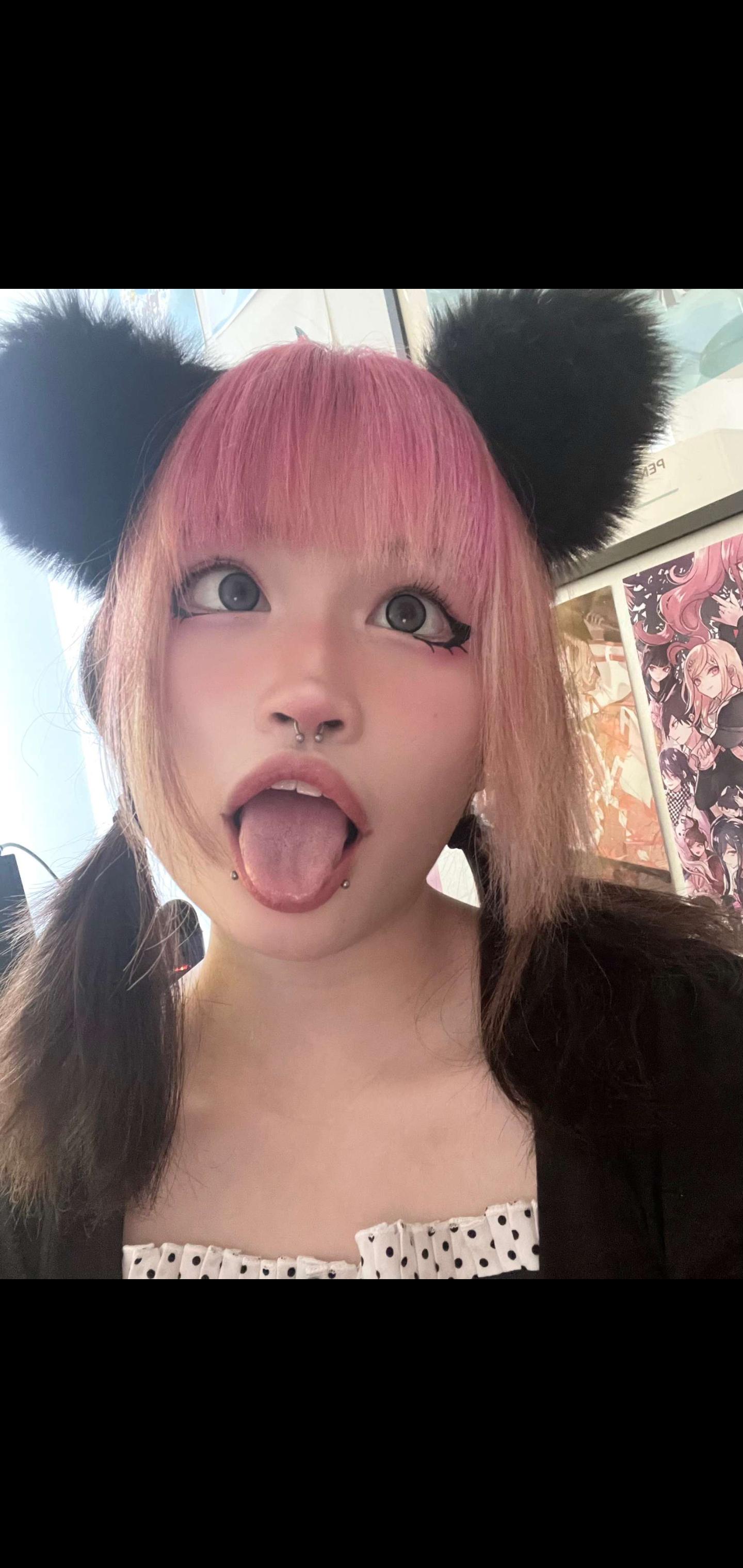 Tongue Out For U Scrolller