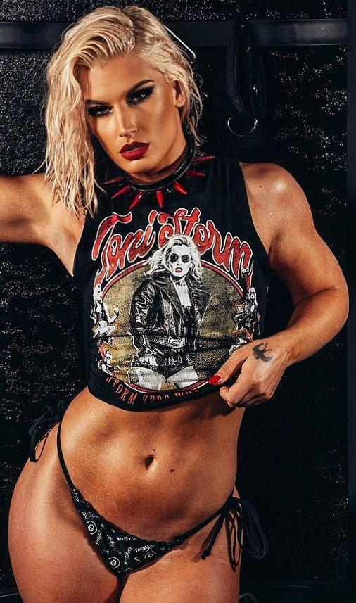 Toni Storm | Scrolller