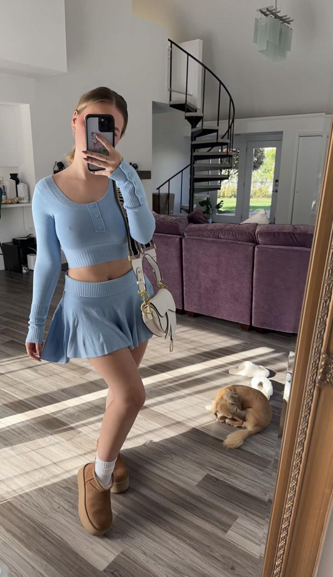 Took off her bra for this pic | Scrolller