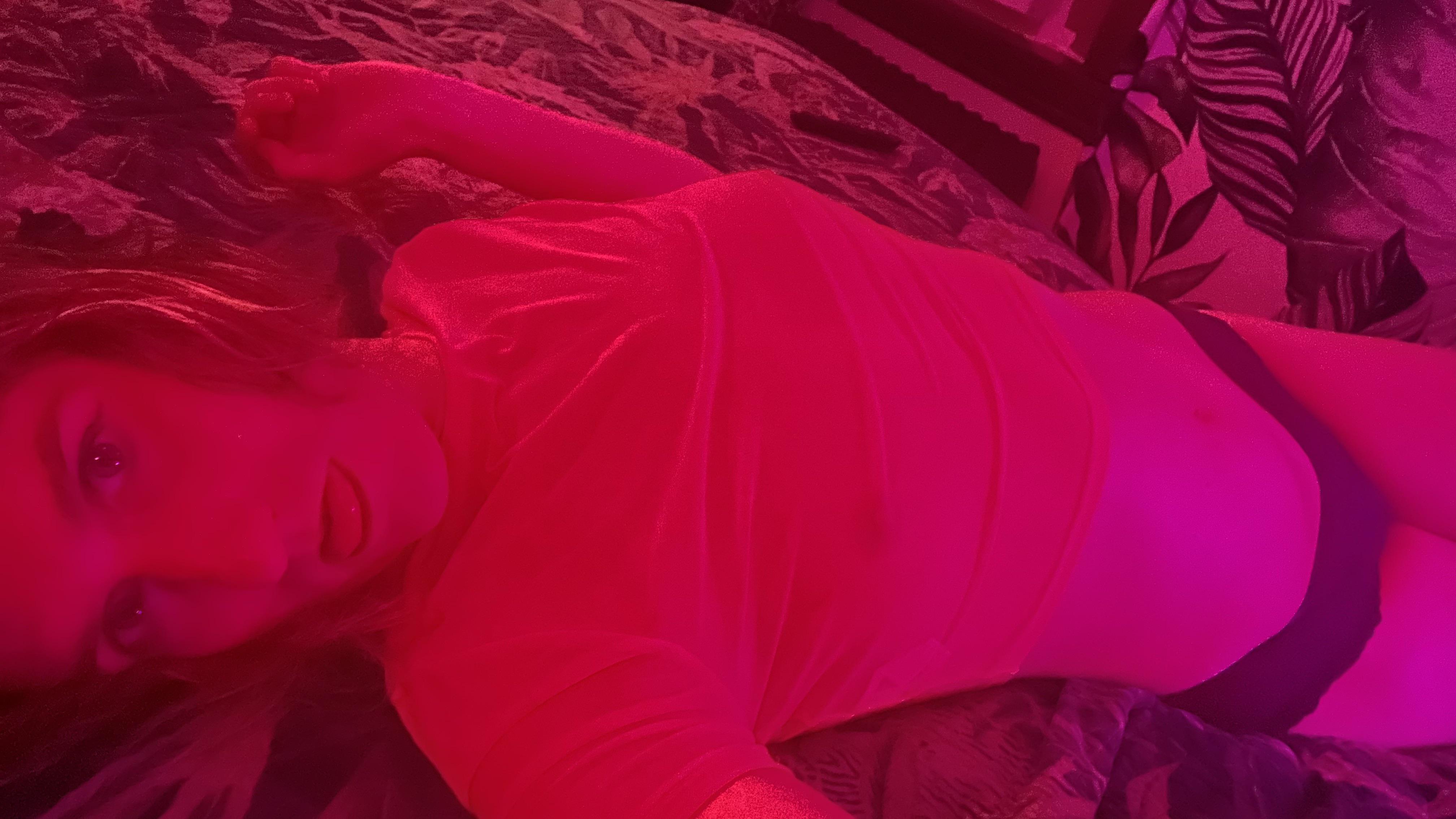 Any daddy's want a nibble? | Scrolller