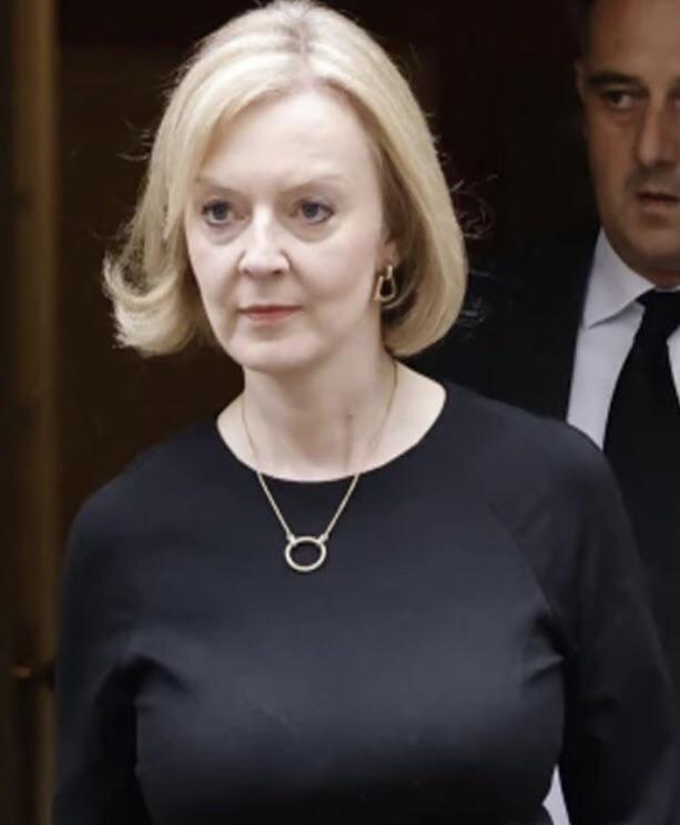 Truss, looking good in black | Scrolller