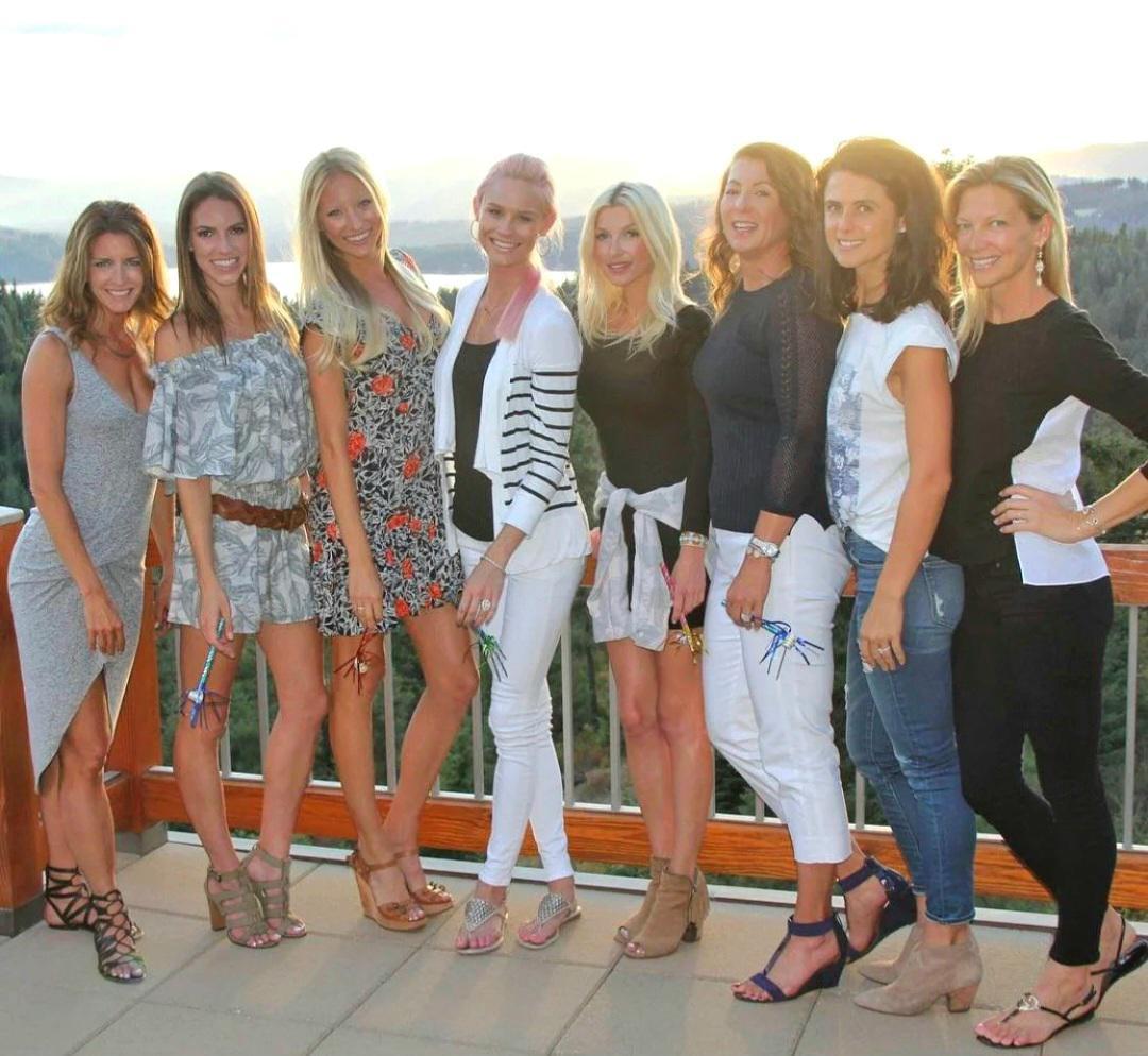 Try and rank this gaggle of milfs👍 | Scrolller