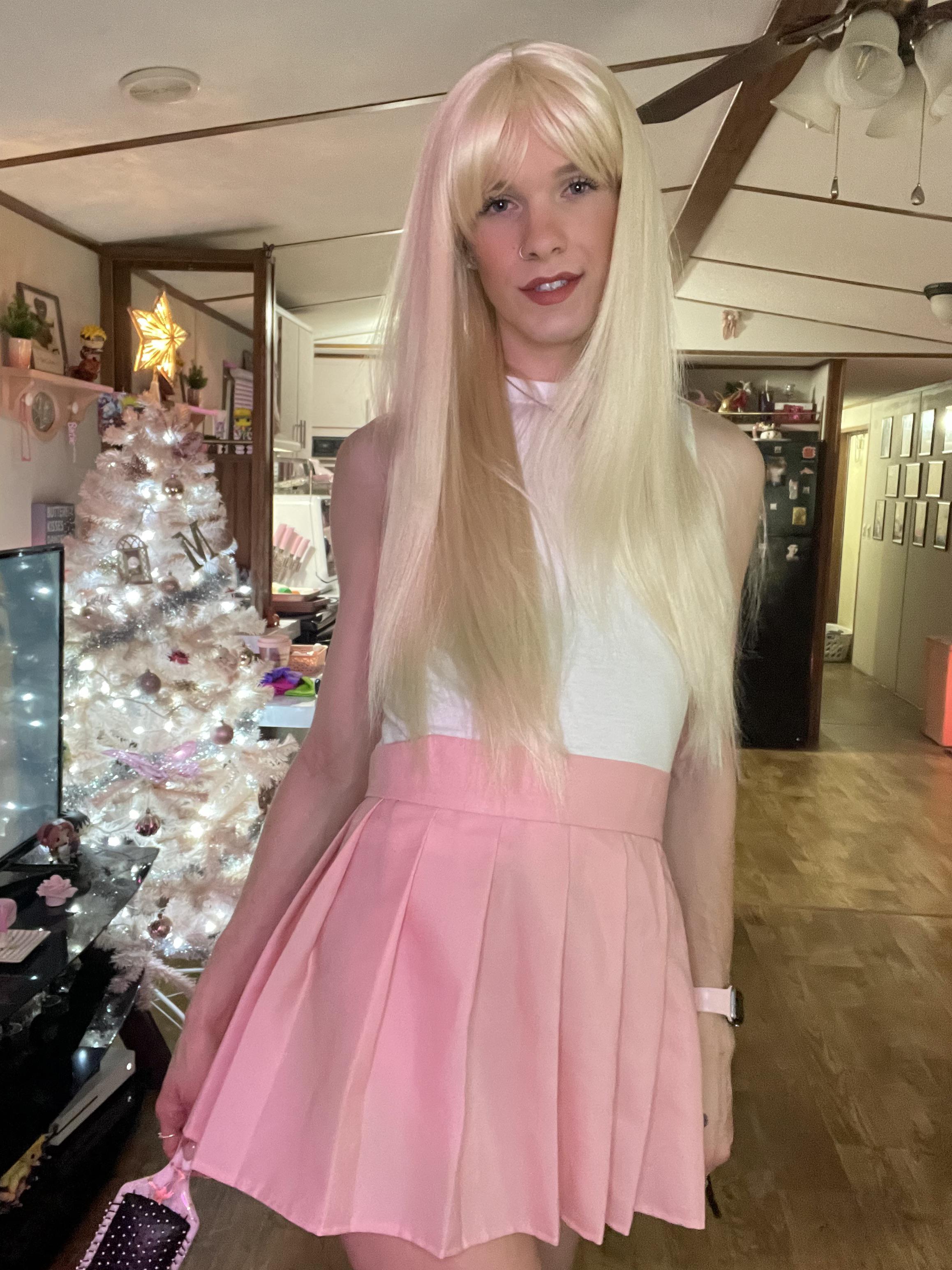 trying out lipstick for my first time ever! 😁 | Scrolller