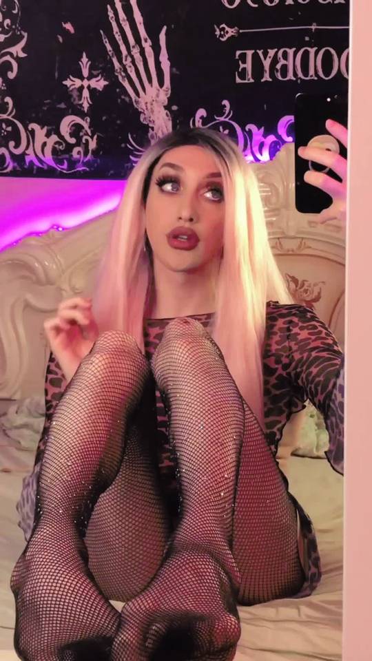 Trying to look fuckable | Scrolller