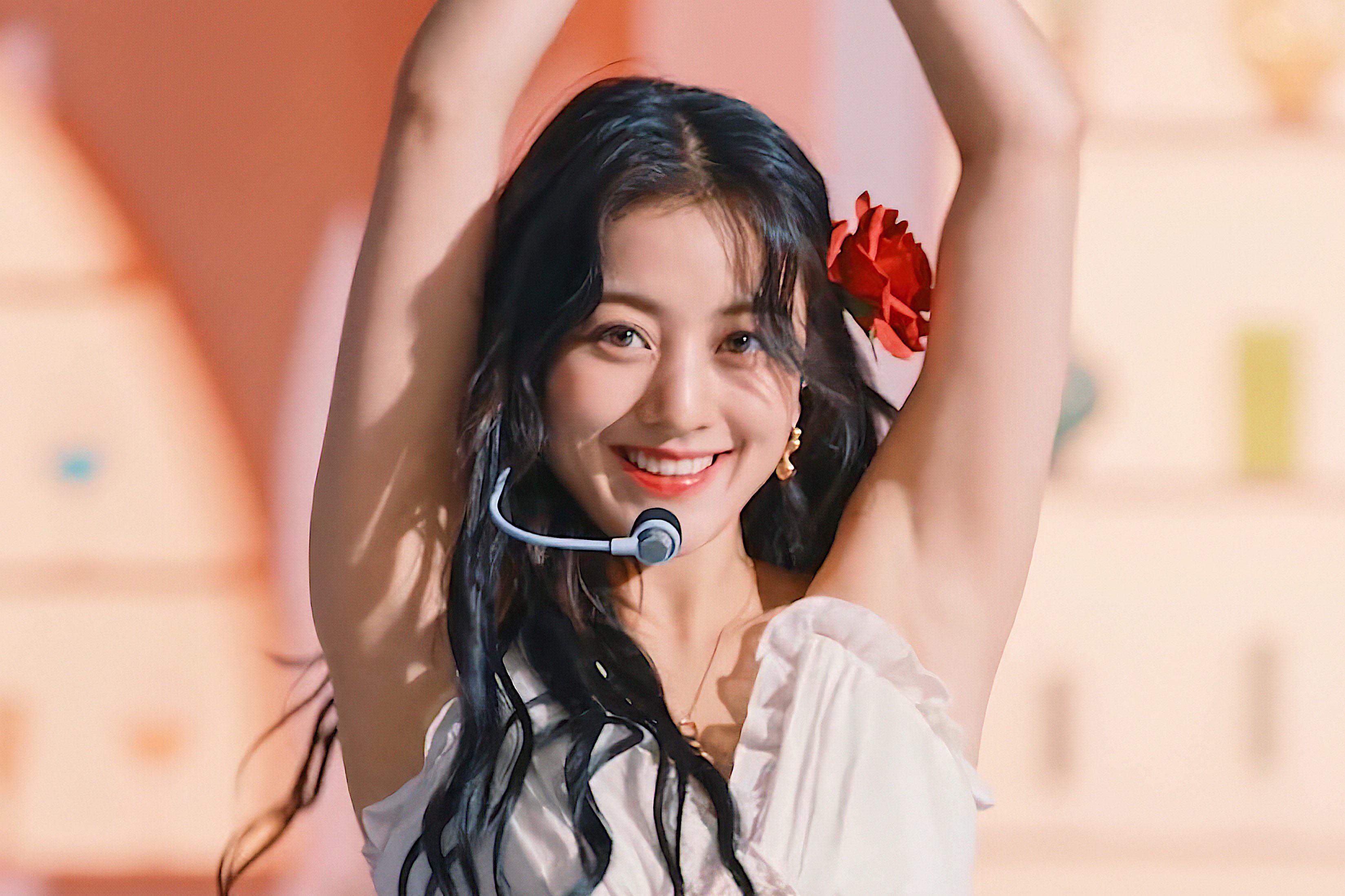 TWICE - JIHYO | Scrolller