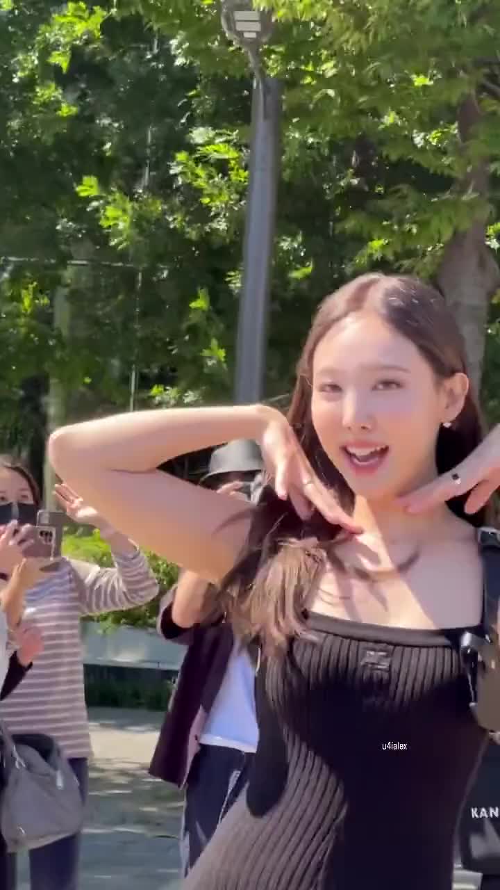 TWICE - Nayeon | Scrolller