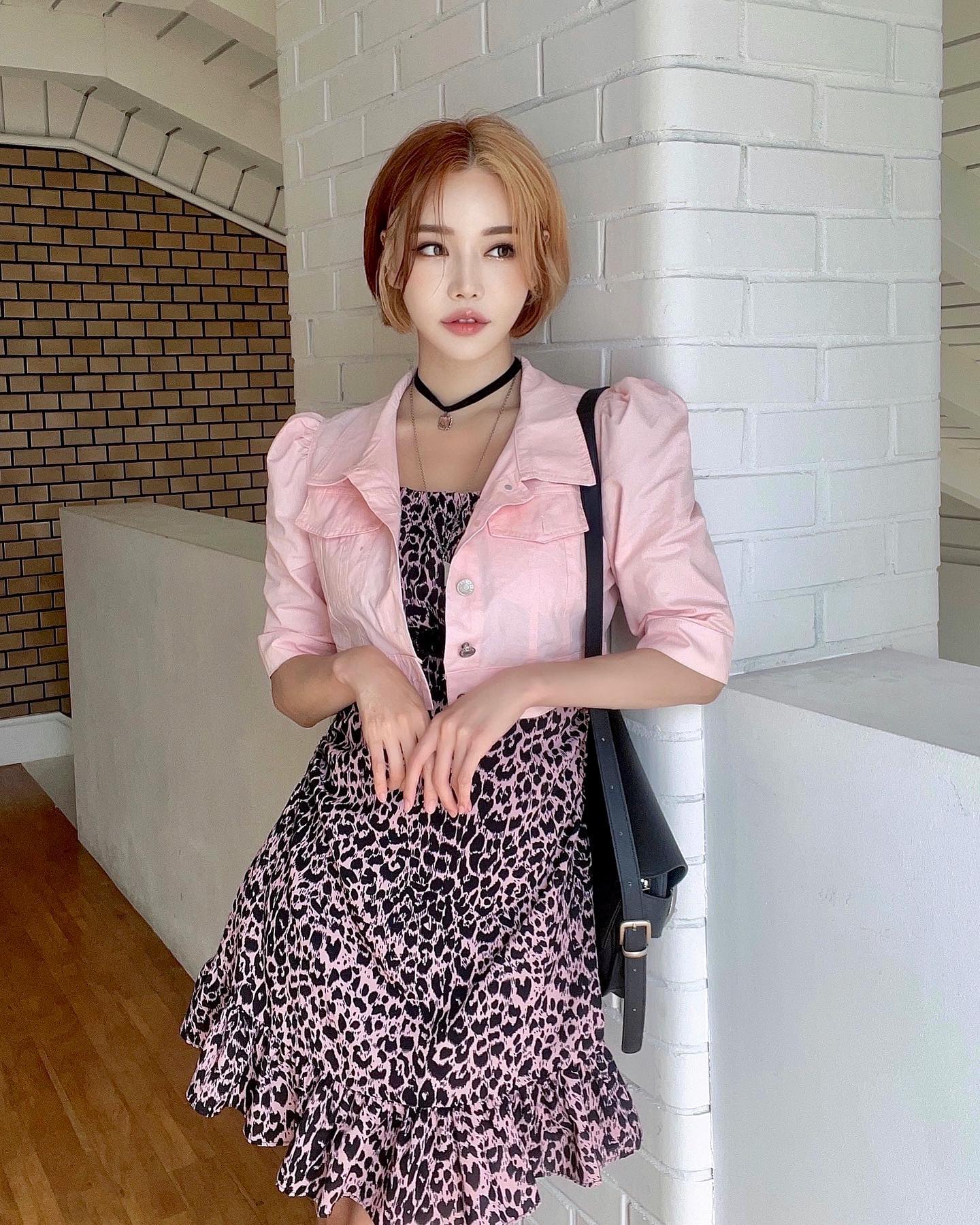 Two tone hair | Scrolller