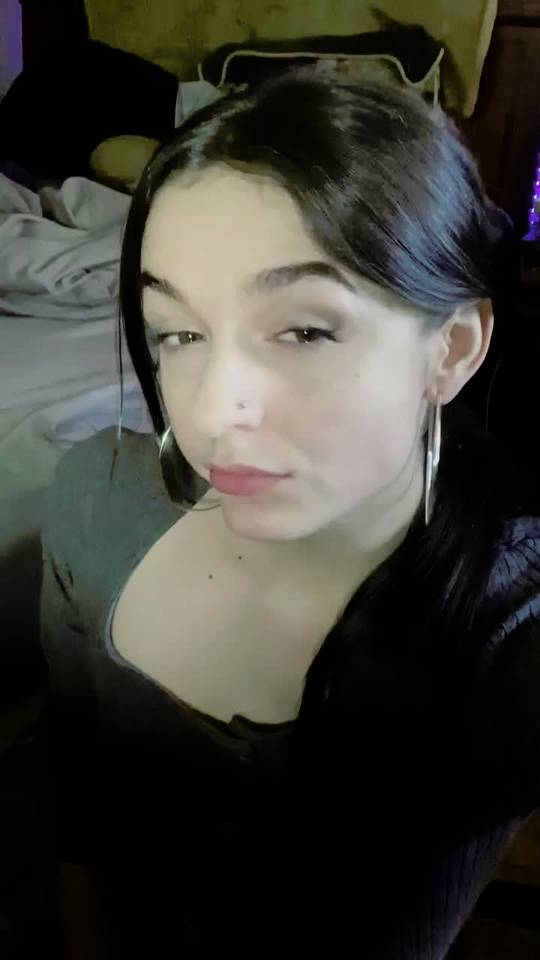 This is how you wait for cum, right? 😳 | Scrolller