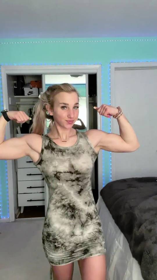 Typically how I end up flexing at parties | Scrolller