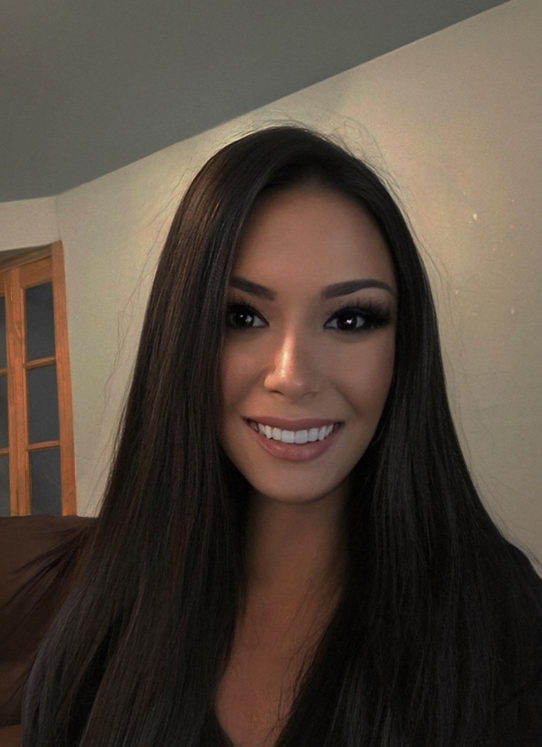 uhh my ugly shhmilee 😳 | Scrolller