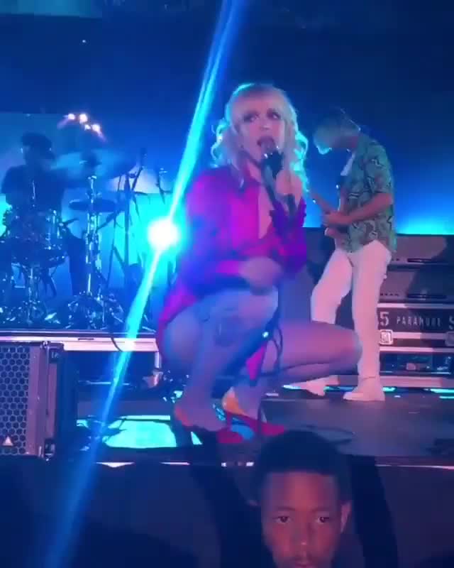 Up n down | Scrolller