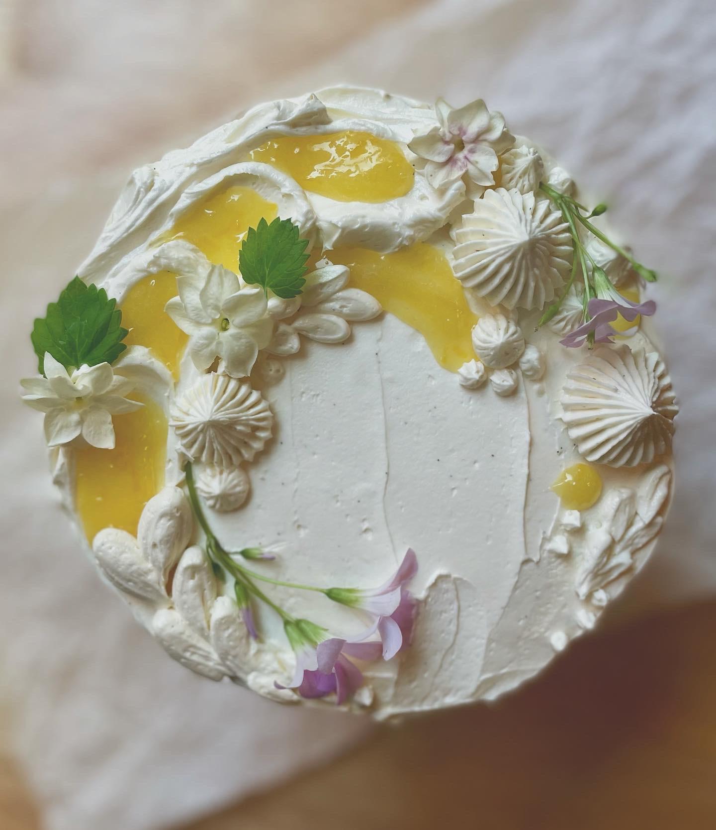 Vanilla bean with lemon curd 🍋 | Scrolller