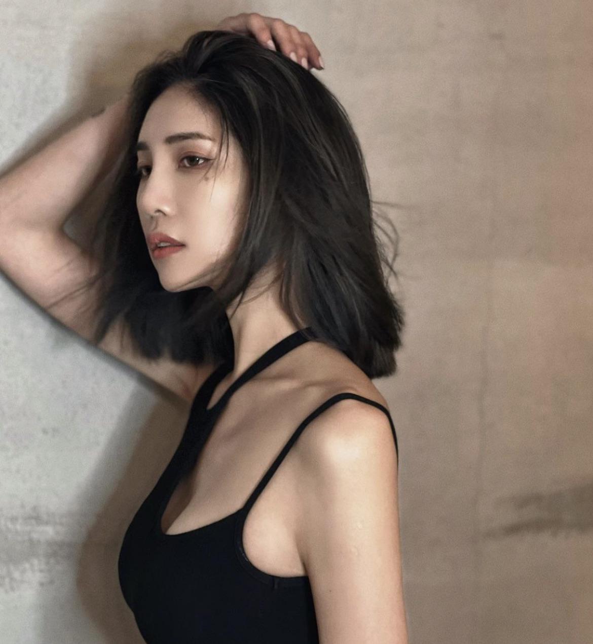 Veronica | Scrolller