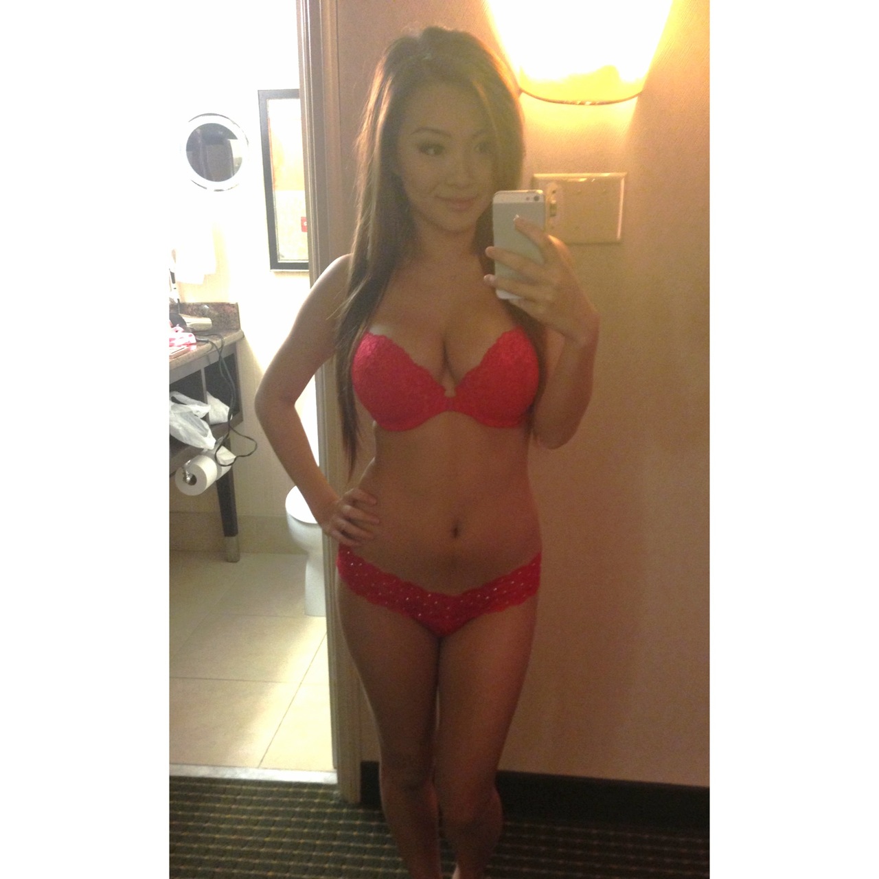 vicki li vickibaybeee | Scrolller