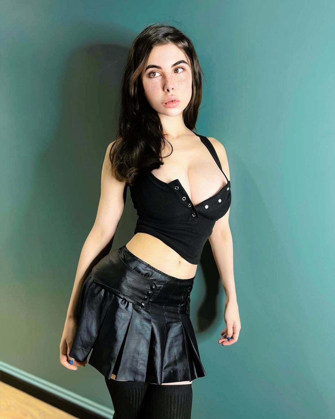 Victoria | Scrolller