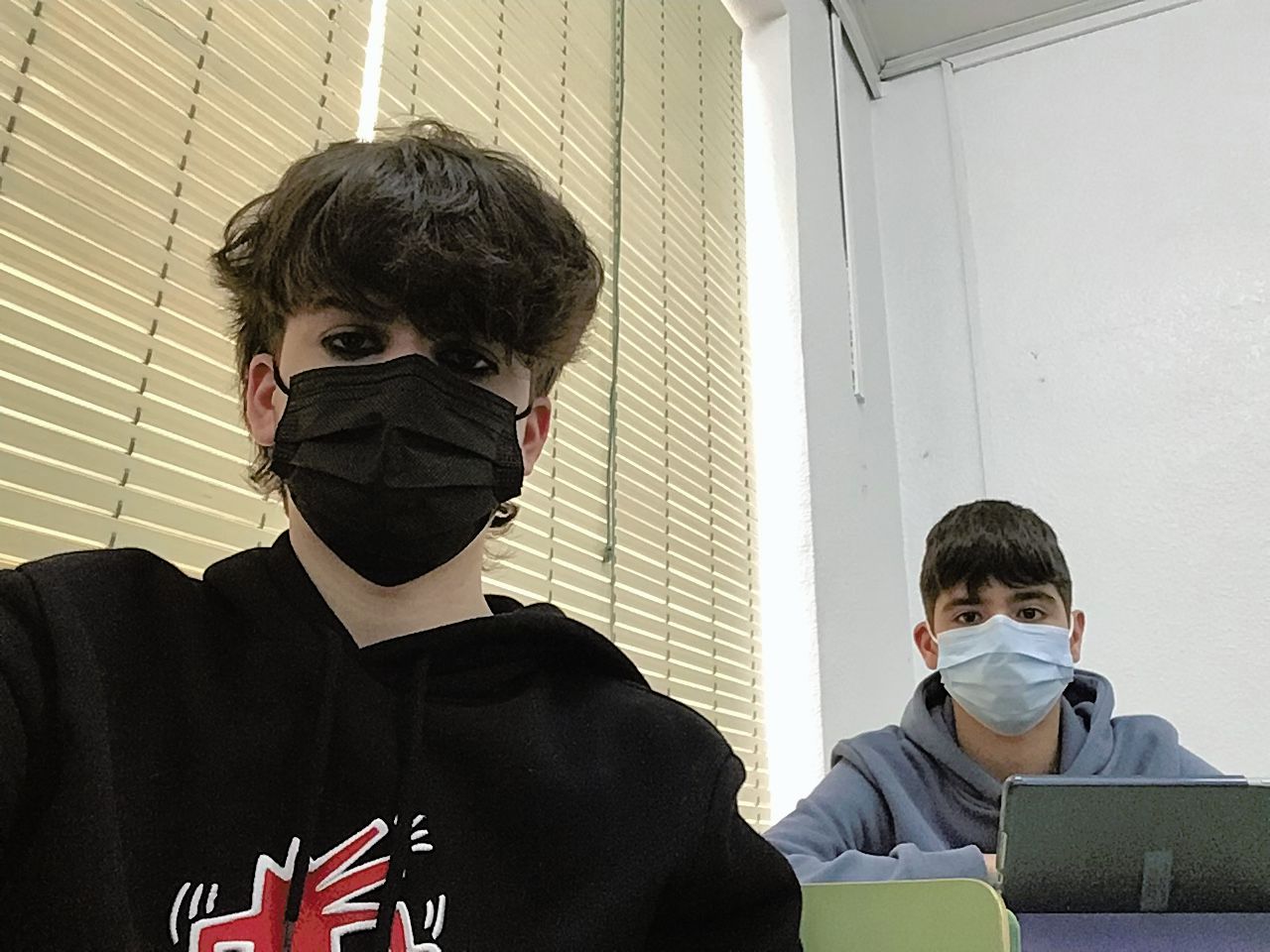 viewer de hiena / personal normal | Scrolller