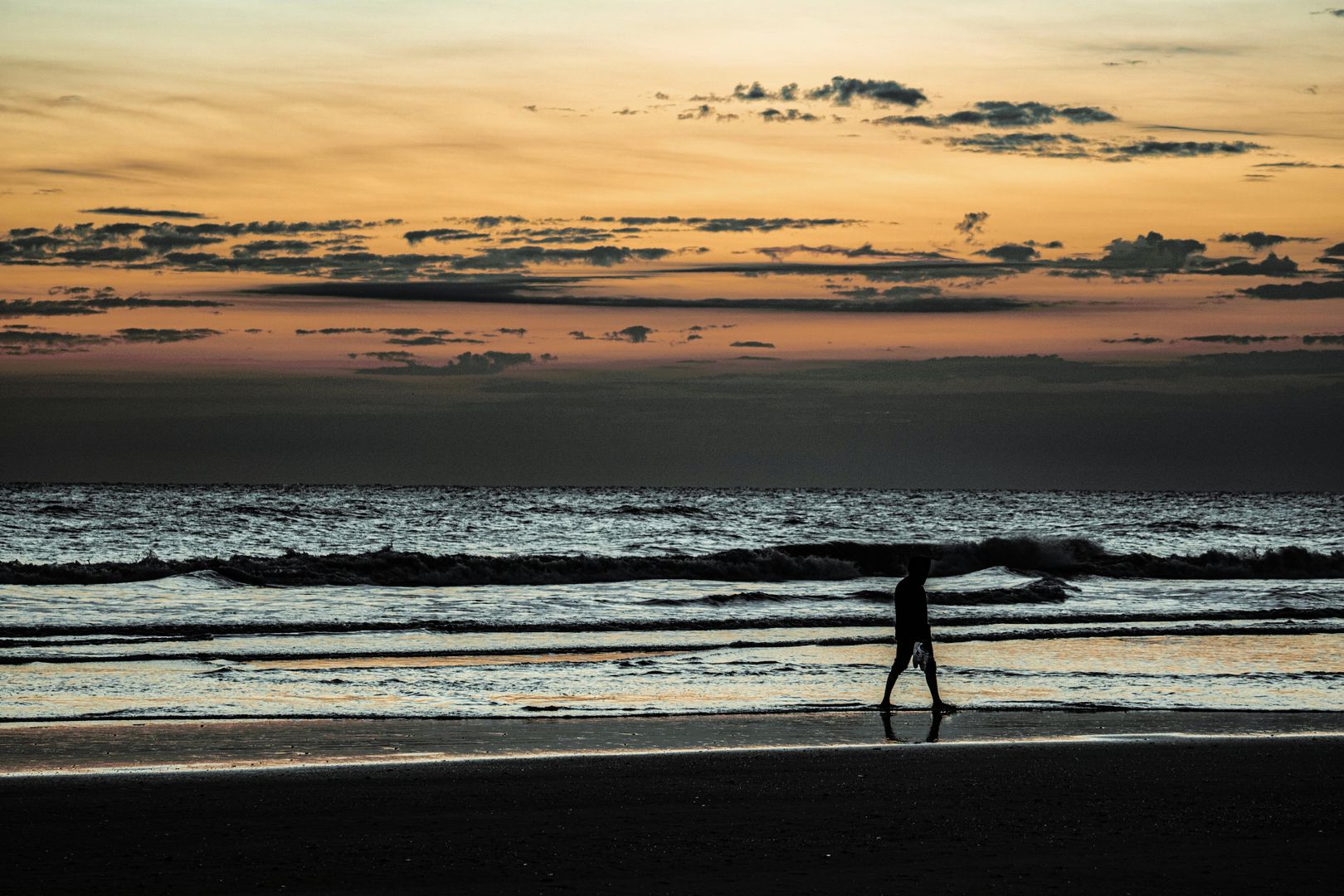 Walk on the beach | Scrolller