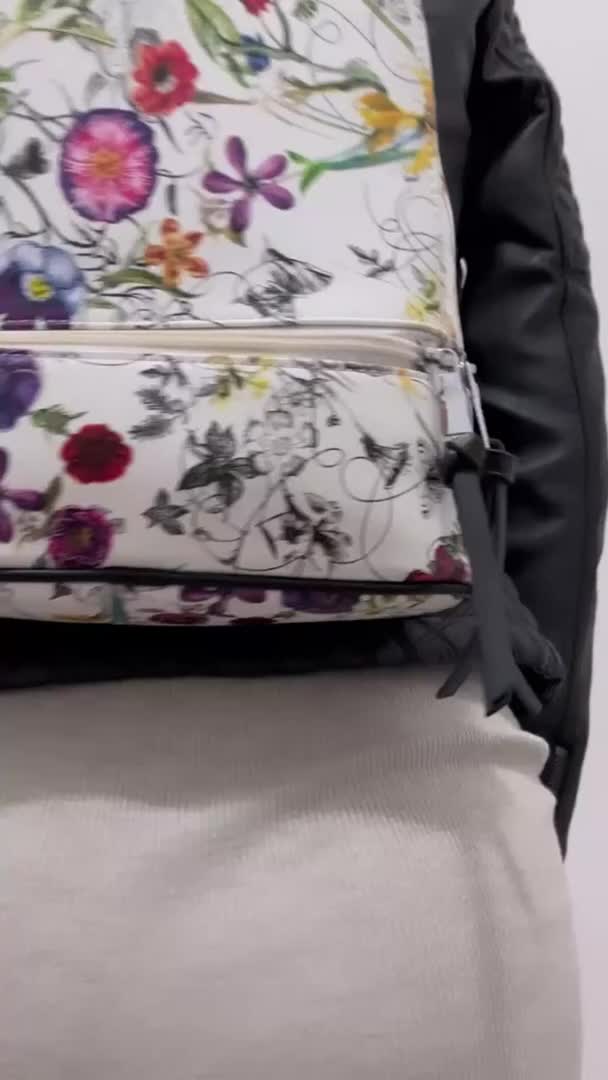 Walking upstairs and casually lifting my dress 🤭 | Scrolller