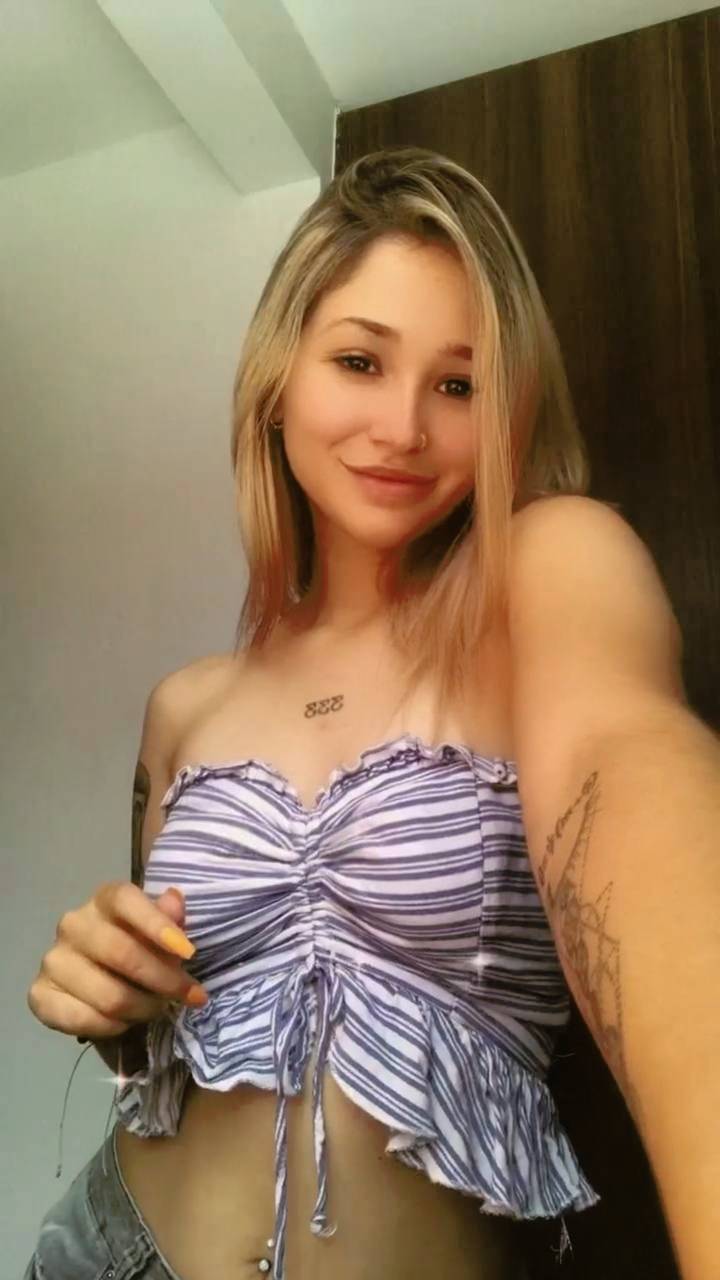 wanna feel my 😼 grip ur dick? 😈 | Scrolller