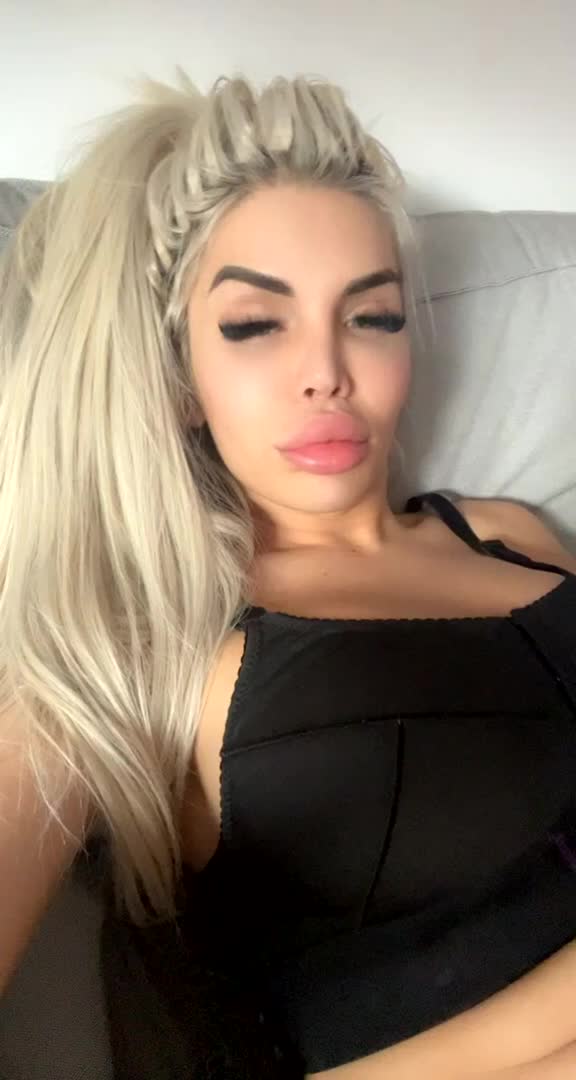 Open wide> | Scrolller