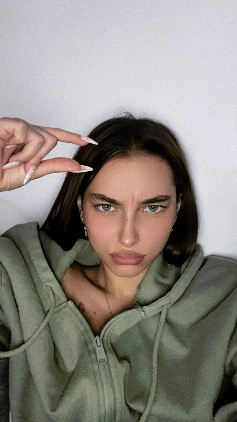 Want me to HUMILIATE YOUR tiny shrimp?🤢🤏🏽 Check comments😈👇🏼 | Scrolller