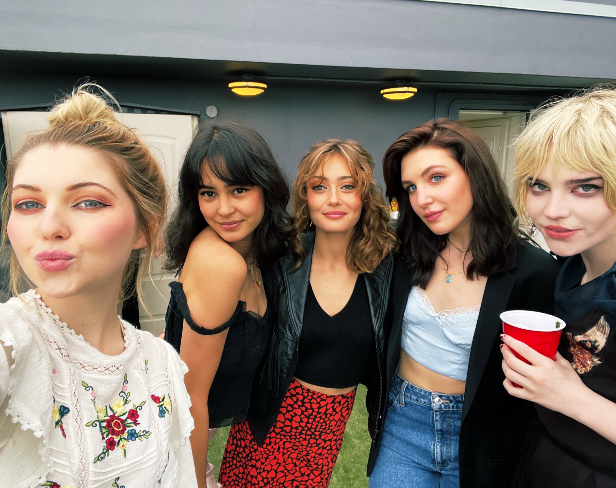 Want to suck off a room full of Alphas at an after party while the cast of Yellowjackets ...