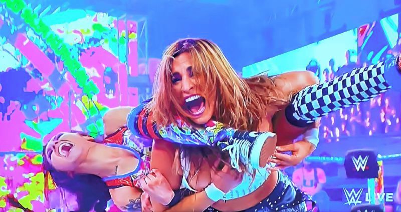 Wardrobe malfunction | Scrolller