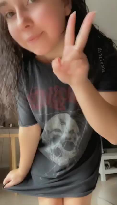 Watch me undressing for you | Scrolller