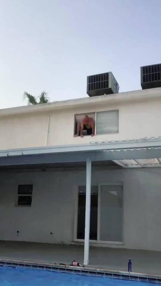 WCGW if I climb out of a window? | Scrolller