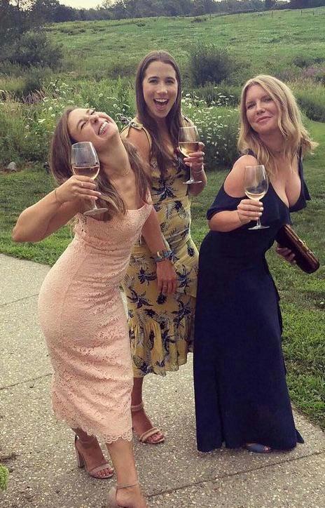 Wedding girls | Scrolller