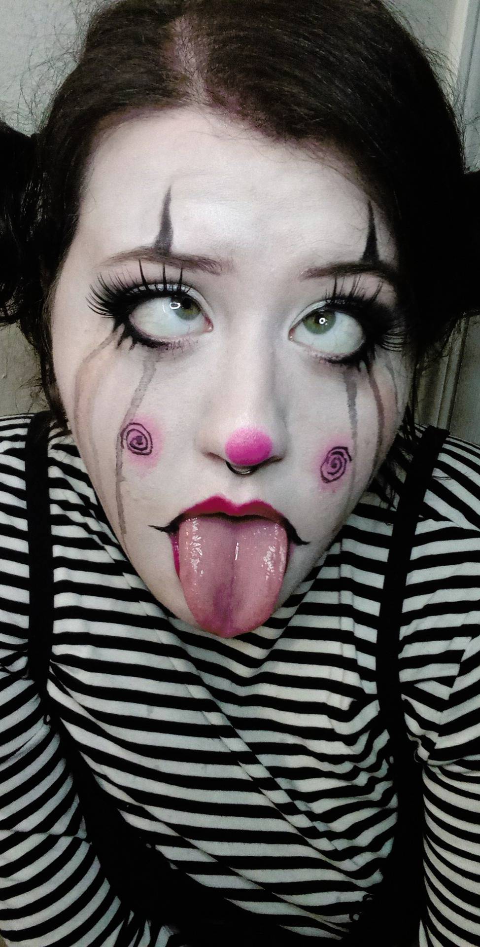 welcome to the stage, Bimbo the Clown 🎉 | Scrolller