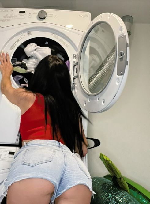 I love how my tight my short is! Let me twerk on your face | Scrolller