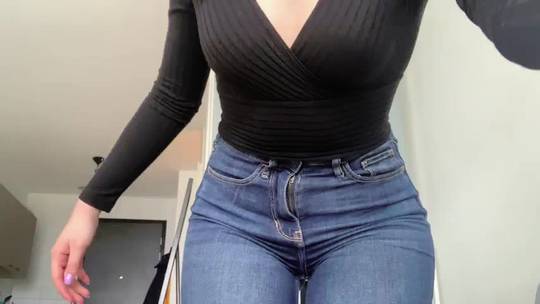 Surprise! | Scrolller