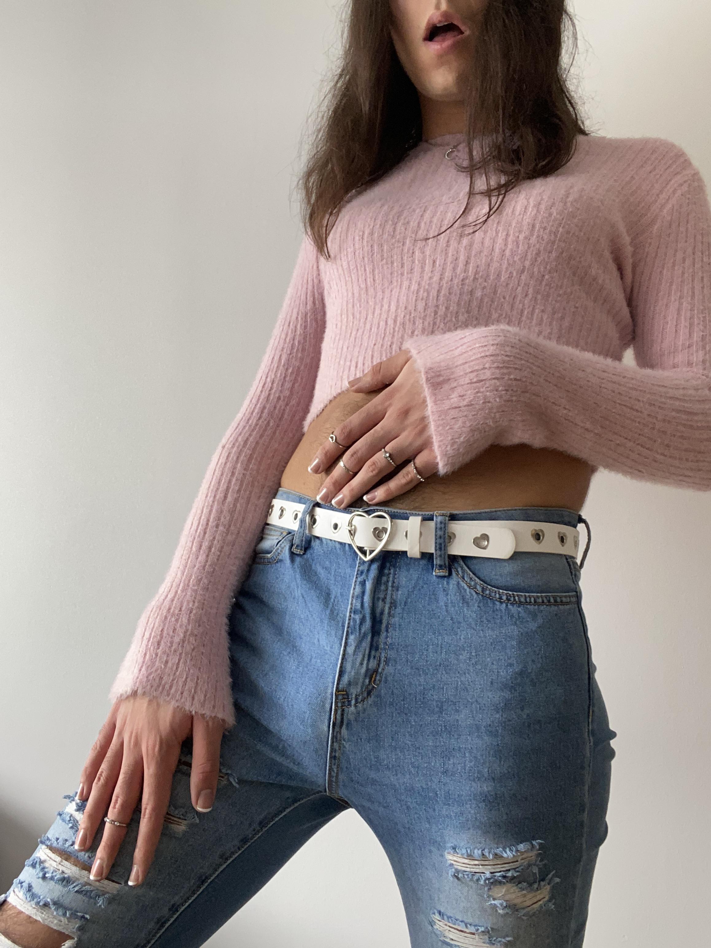 What Do You Think About My Bulge 🤭🌸 Scrolller