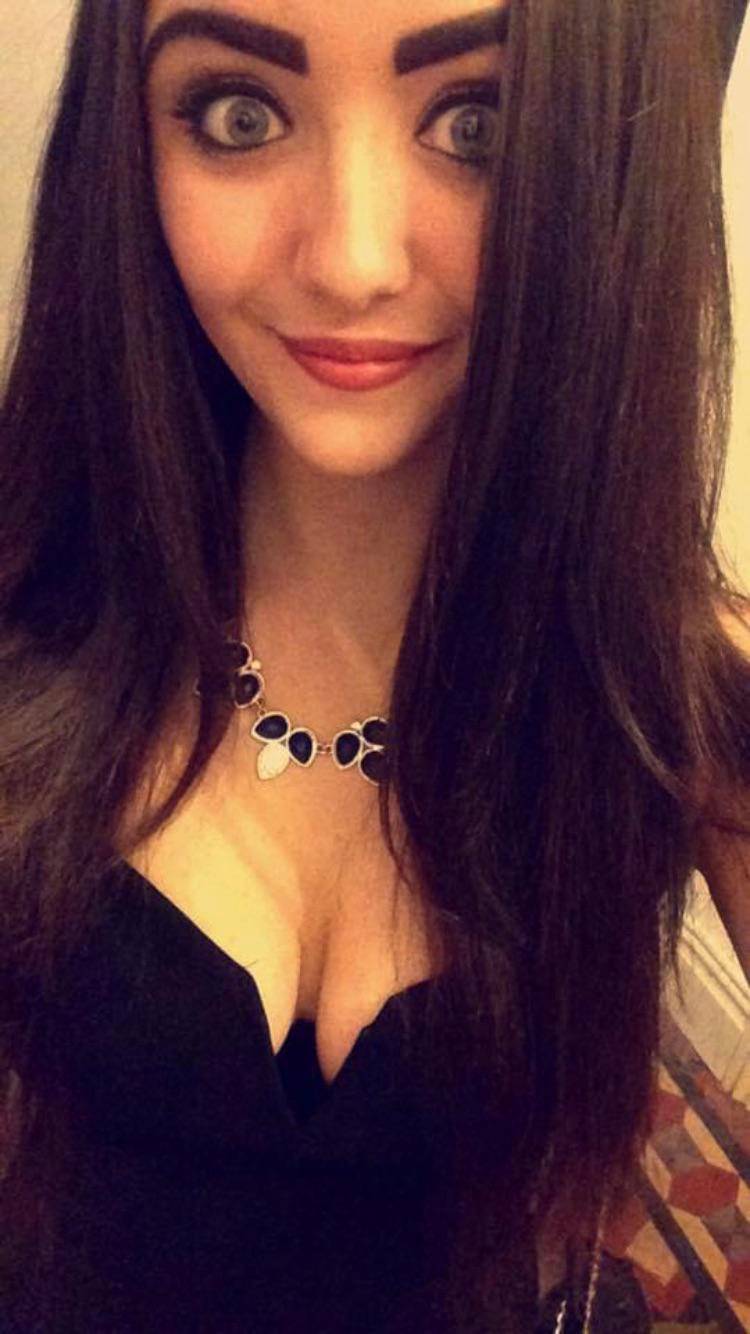 What do you think of Shannon? Worthy of face fucking? | Scrolller