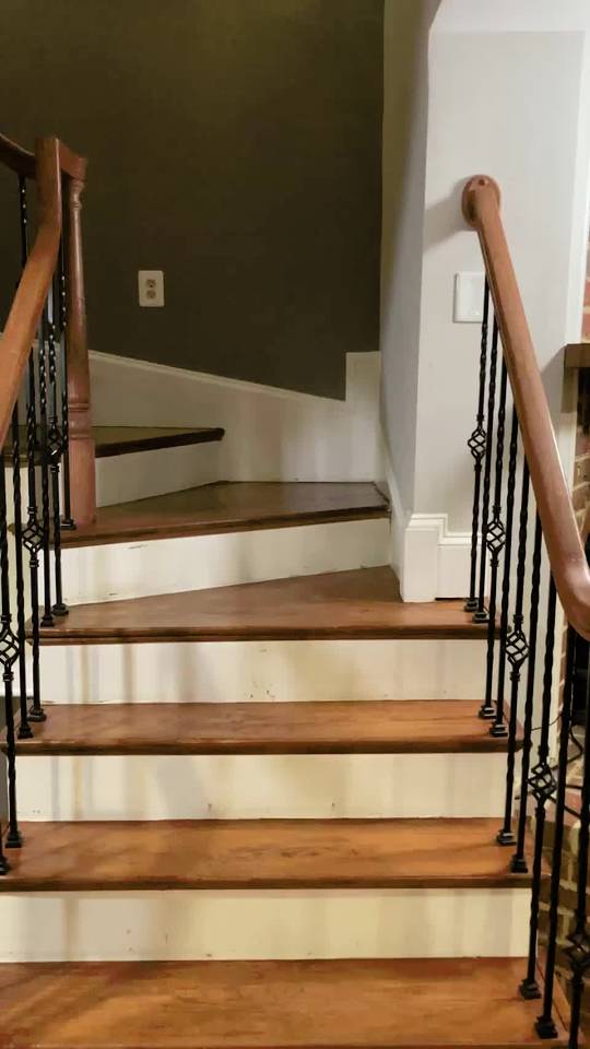 What're you thinking if you see me walking down the stairs like this?? 😏💋 [F] | Scrolller