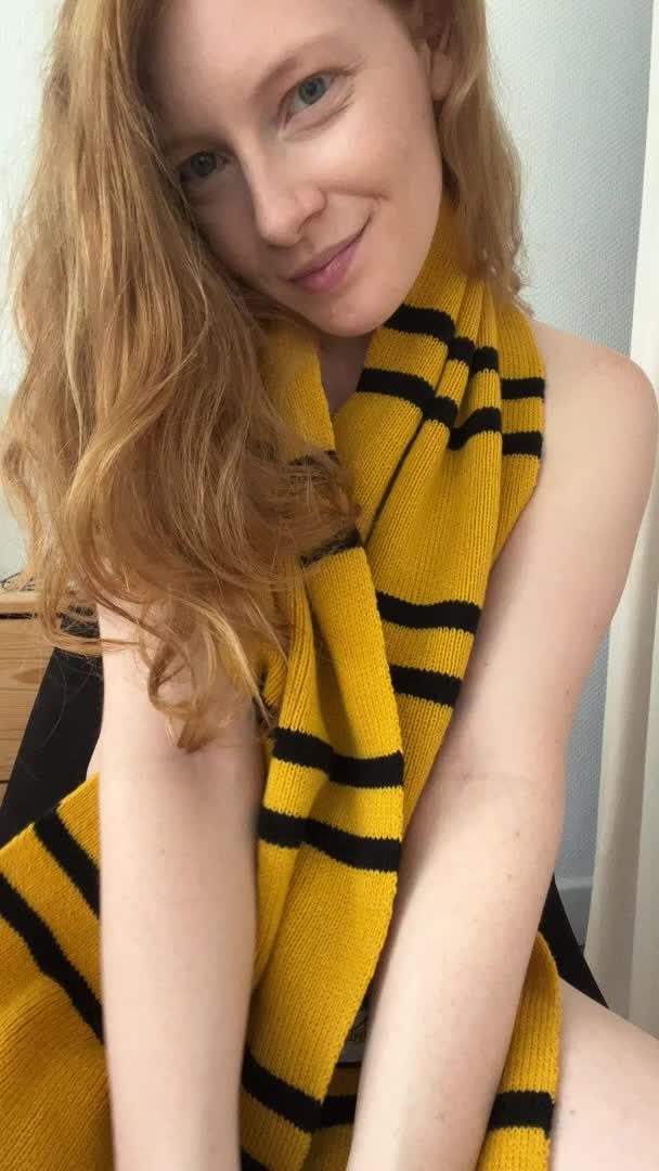 When the Hufflepuff redhead next door has 2 big surprises! [gif] | Scrolller