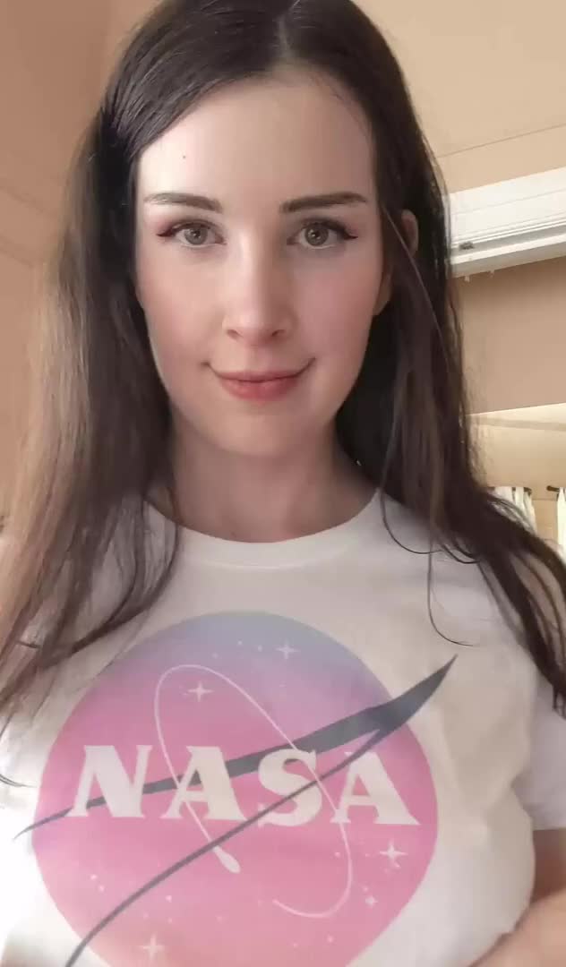 When You Are Bored At Work Your Stepsister Sends You A Video Scrolller